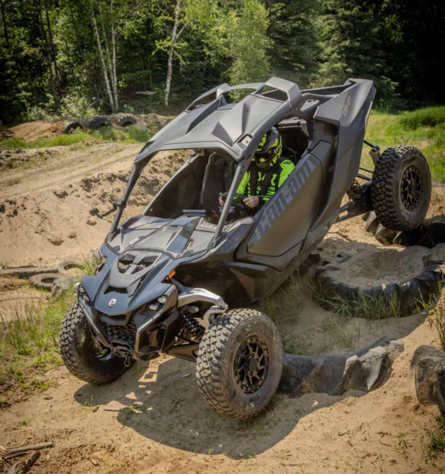 Can-Am Maverick R 2024 : Essai exclusif à Planète Quad! - Planète Quad Magazine